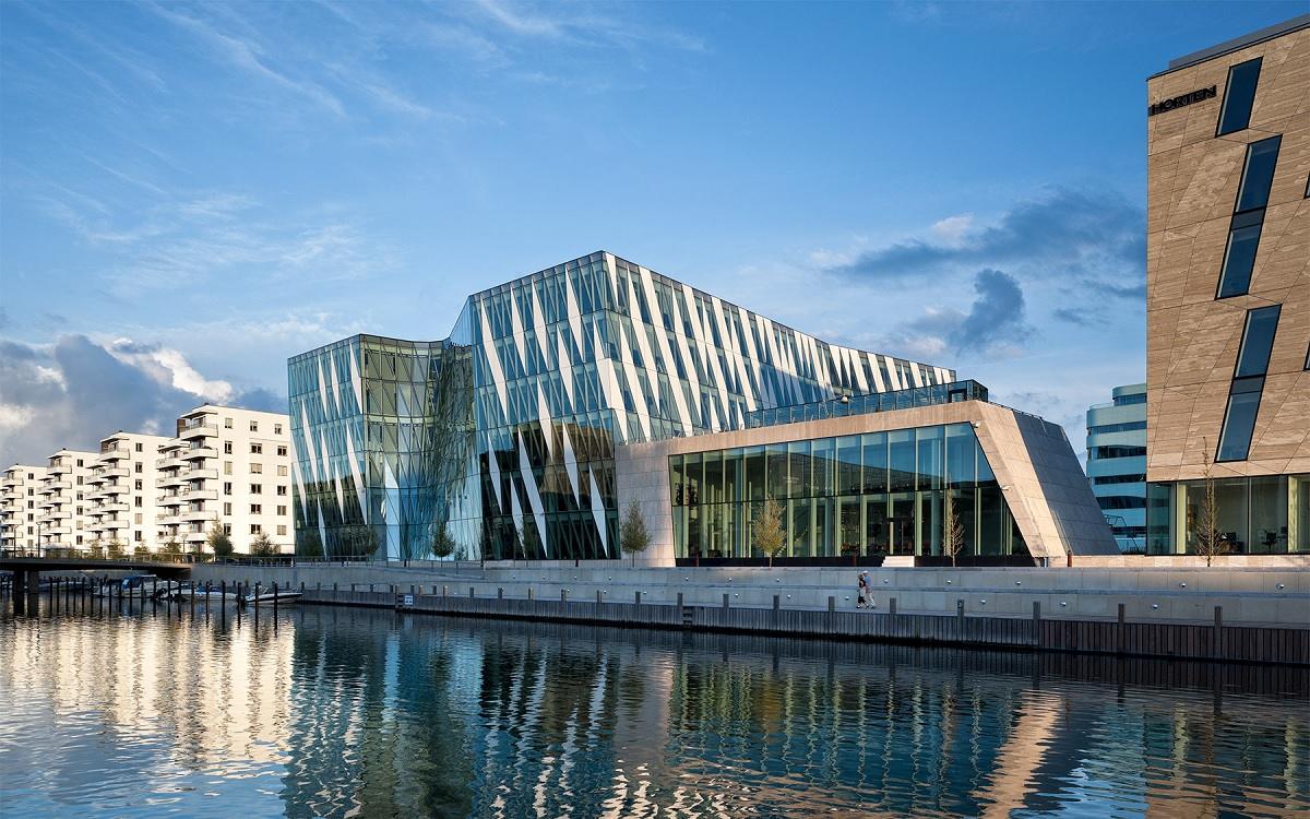 Saxo appoints Damian Hitchen as Regional Head of APAC and MENA, Mahesh ...