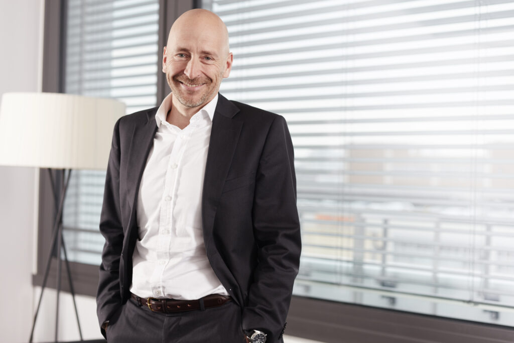 Marco Menotti to leave SIX - FX News Group