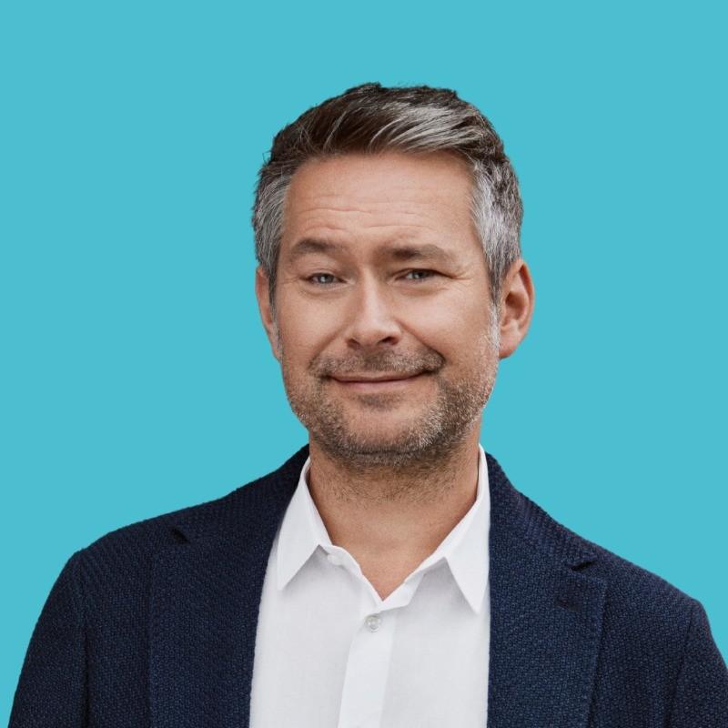 Swissquote launches new brand campaign: Take your finances by the horns ...